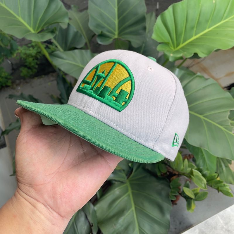 Topi two tone new era 9fifty seattle supersonics - Preloved
