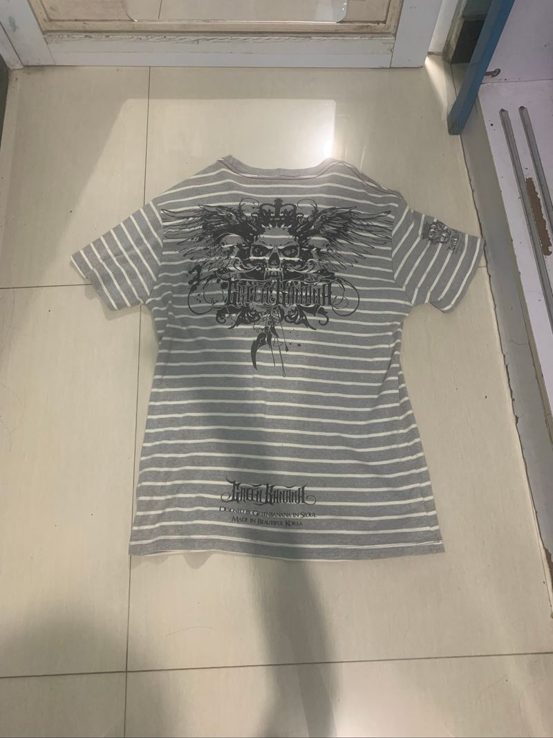 Skull graphic striped tee - Preloved