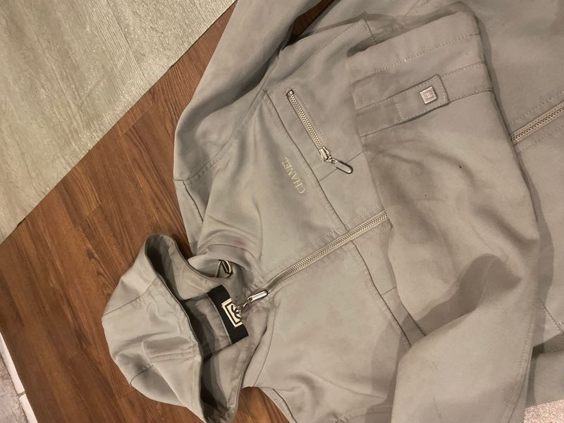 shoftshell chanel - Preloved