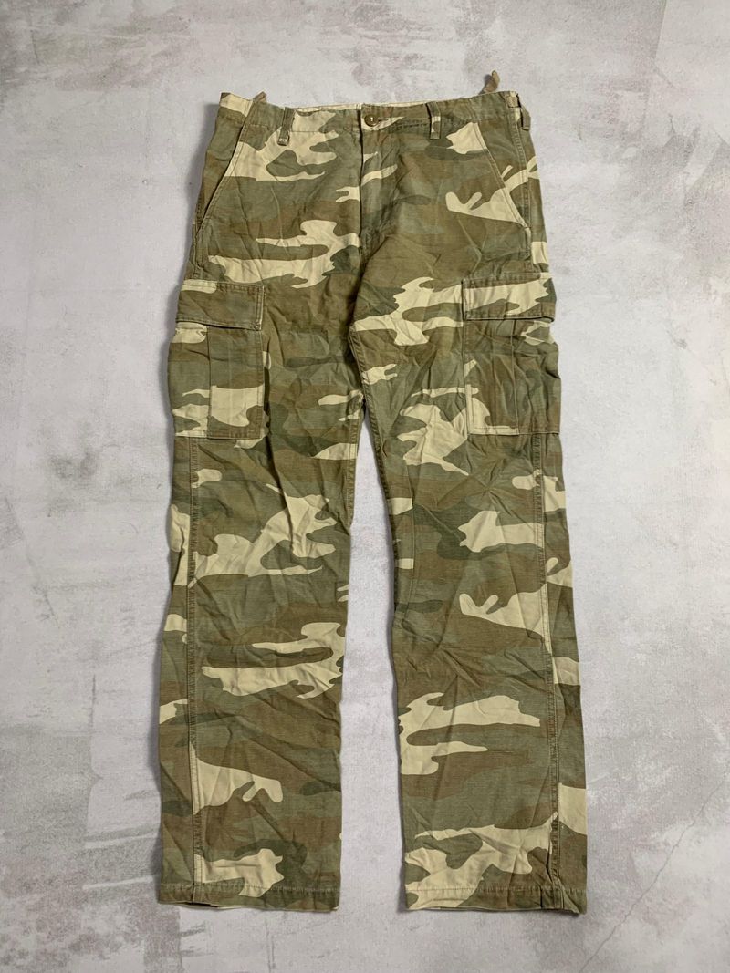 Avirex camo military longpants - Preloved