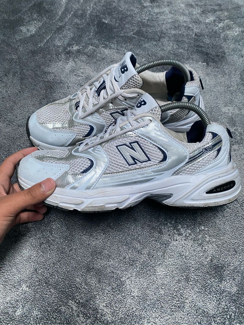 New Balance Sportswear Sneakers Pria white - Preloved