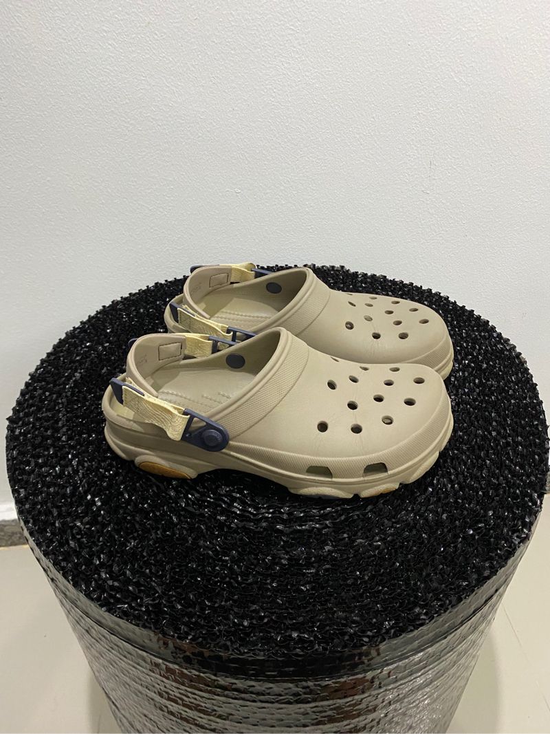 Crocs Cosplay Casual Sneakers Pria tan - Preloved