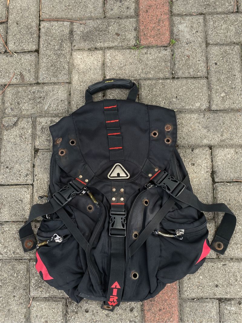 Airwalk Gorpcore Bag Pria black - Preloved