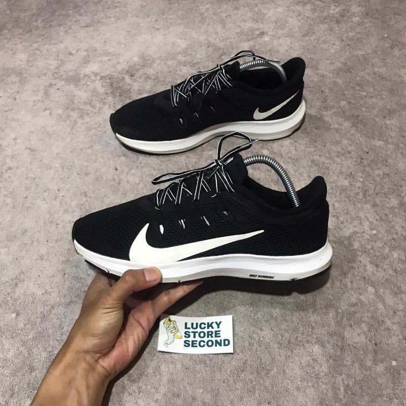Nike Men's Black Sneakers - Preloved