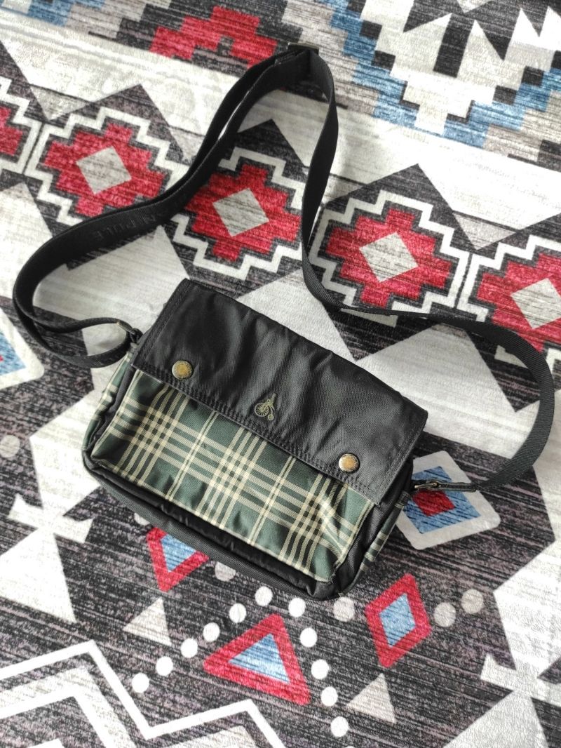 Beanpole Women's Black Shoulder Bag - Preloved
