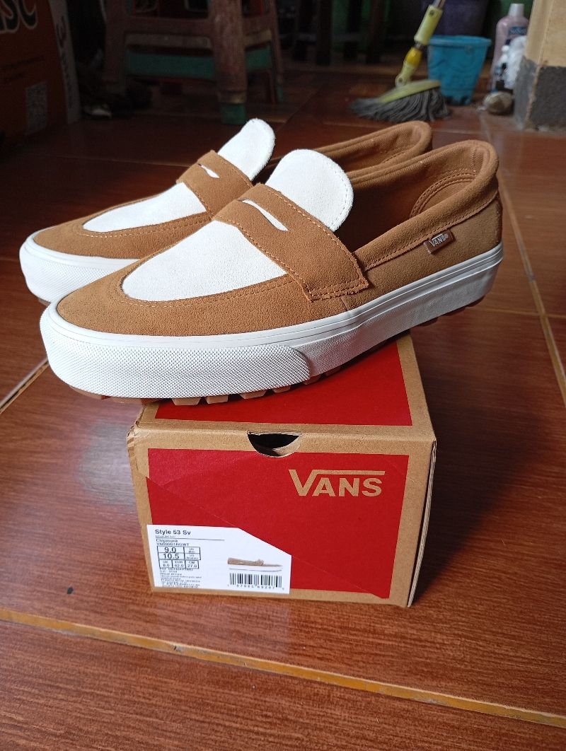 VANS Men's Tan Loafer - Preloved
