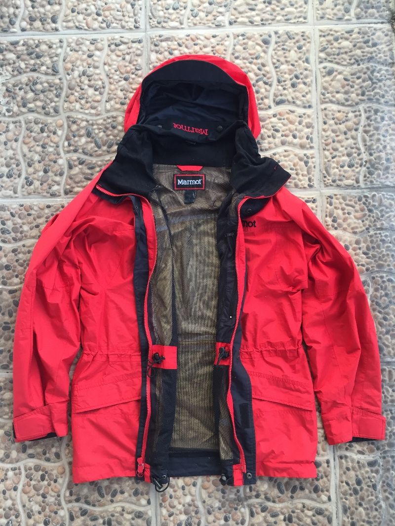 Marmot Y2K Puffer jacket Pria red - Preloved