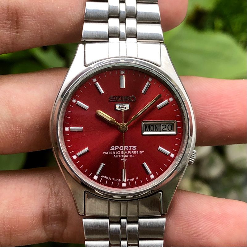 Seiko Men's Red & Silver Watch - Preloved