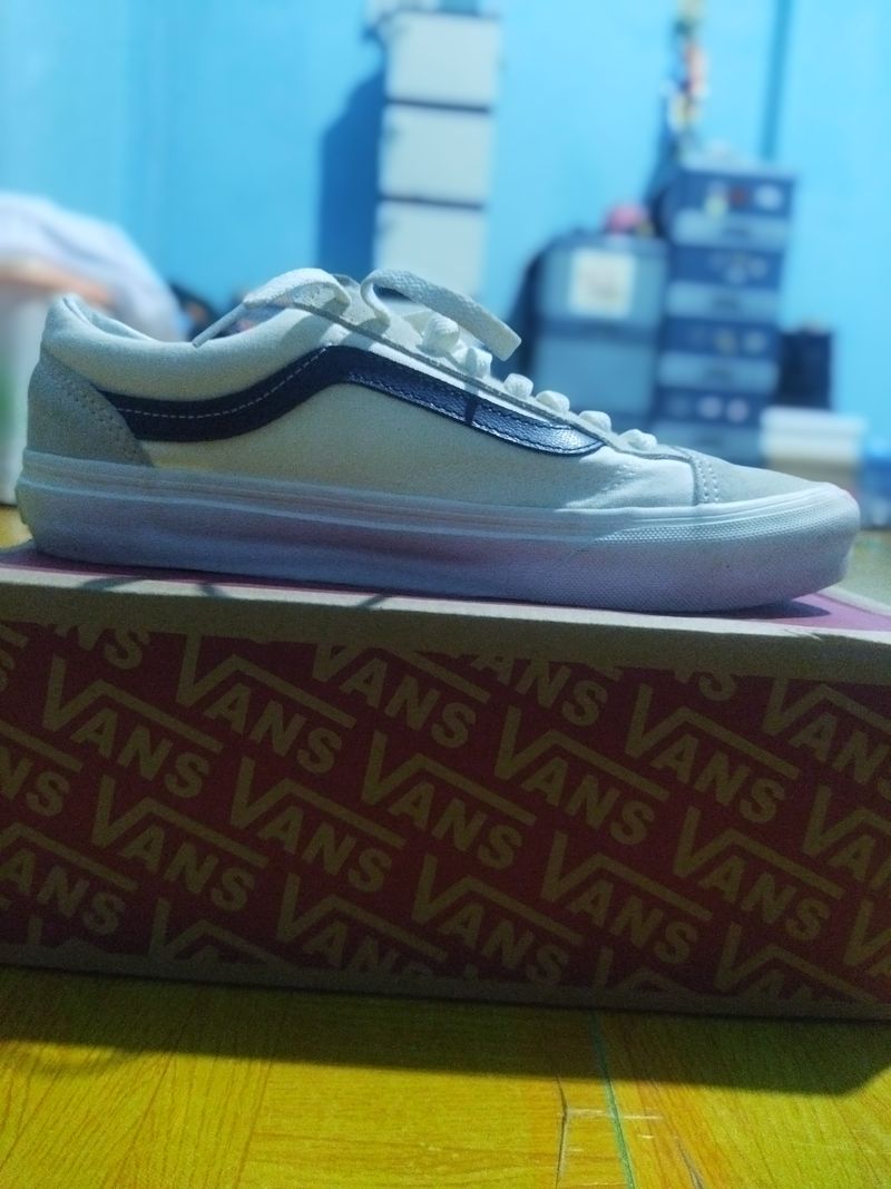 VANS Casual Sneakers Pria white - Preloved