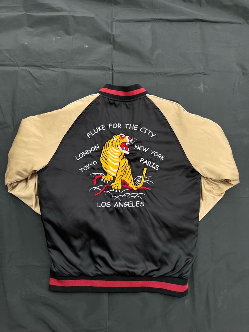 Fluke Skateboard Luxury Bomber jacket Pria tan black - Preloved