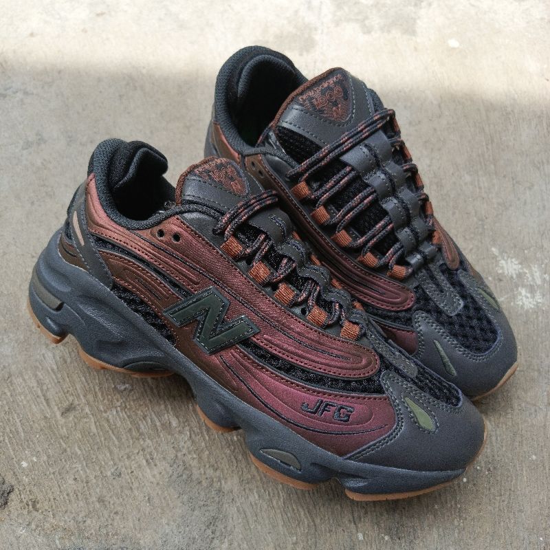 New Balance Gorpcore Grunge Sneakers Pria brown black - Preloved