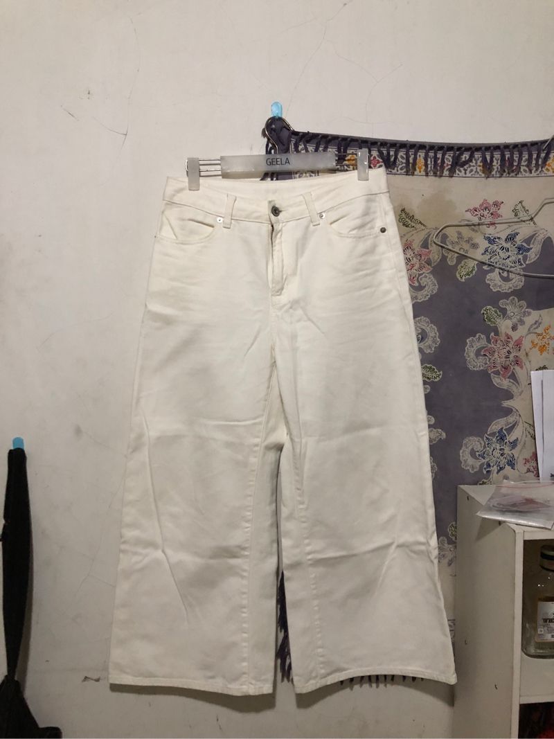 GU Y2K Pria white - Preloved