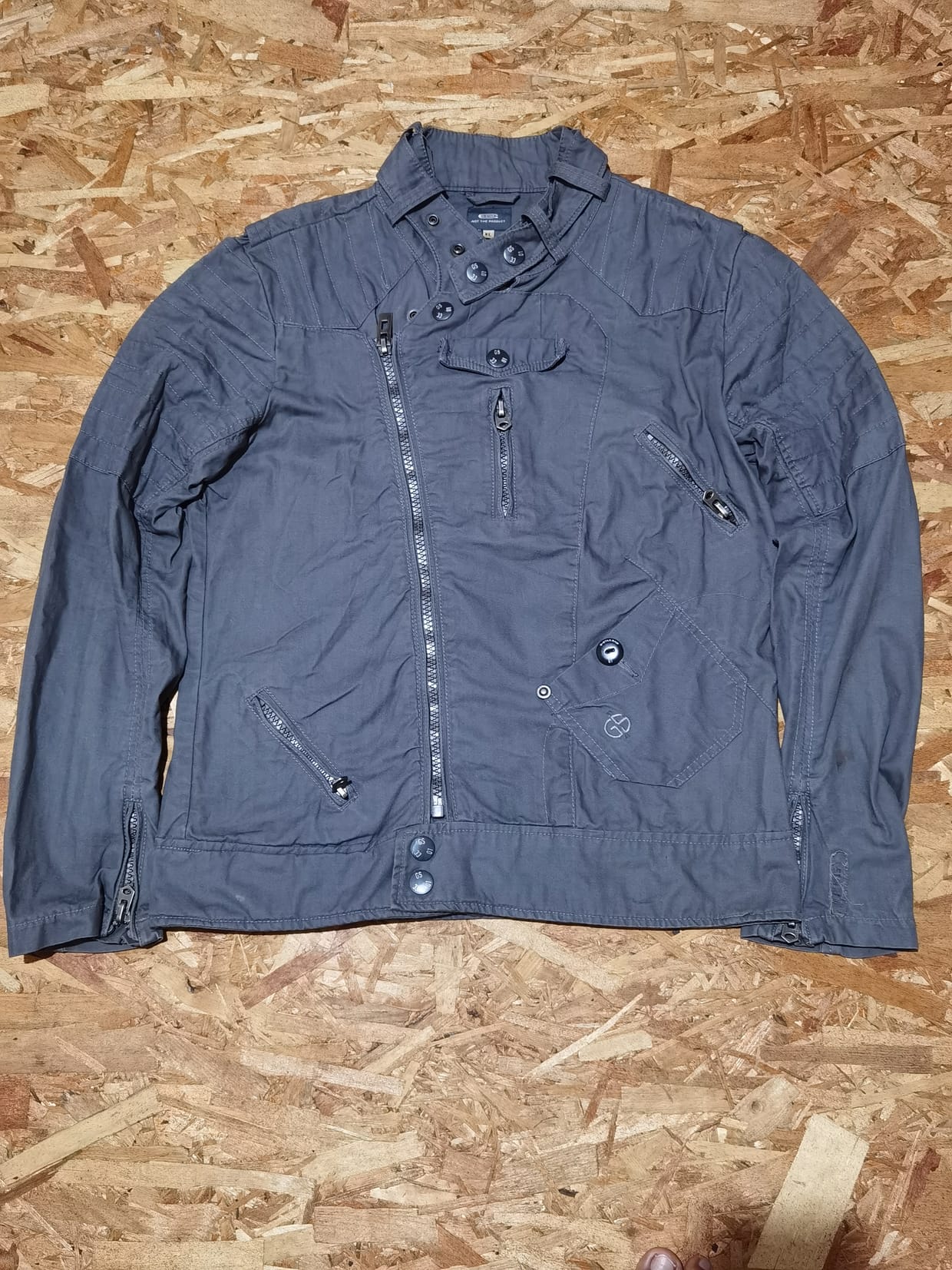 Y2K Biker Track jacket Pria gray - Preloved