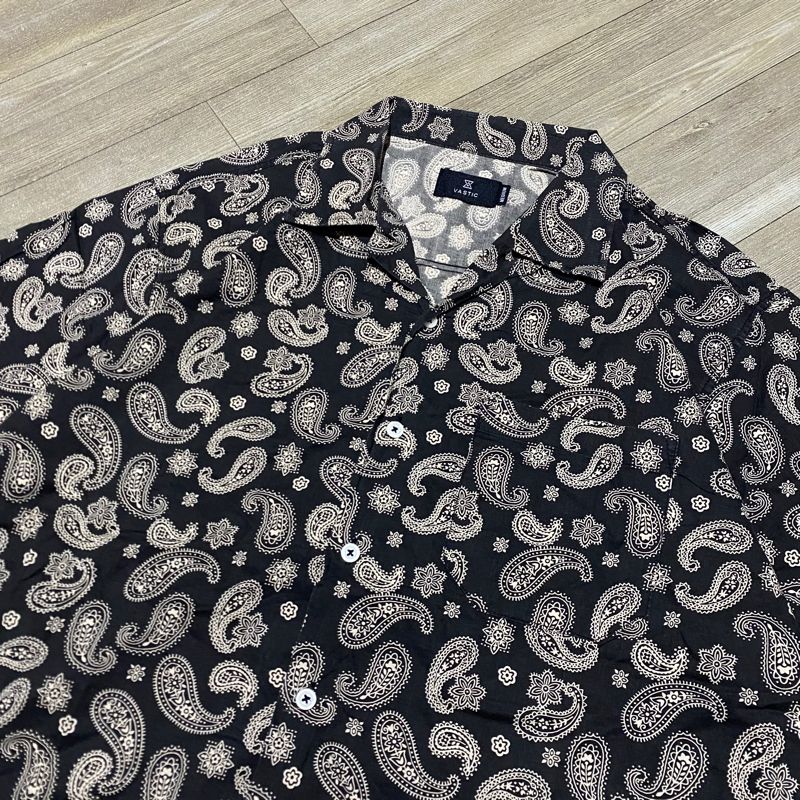 Y2K Batik Formal shirt Pria black - Preloved