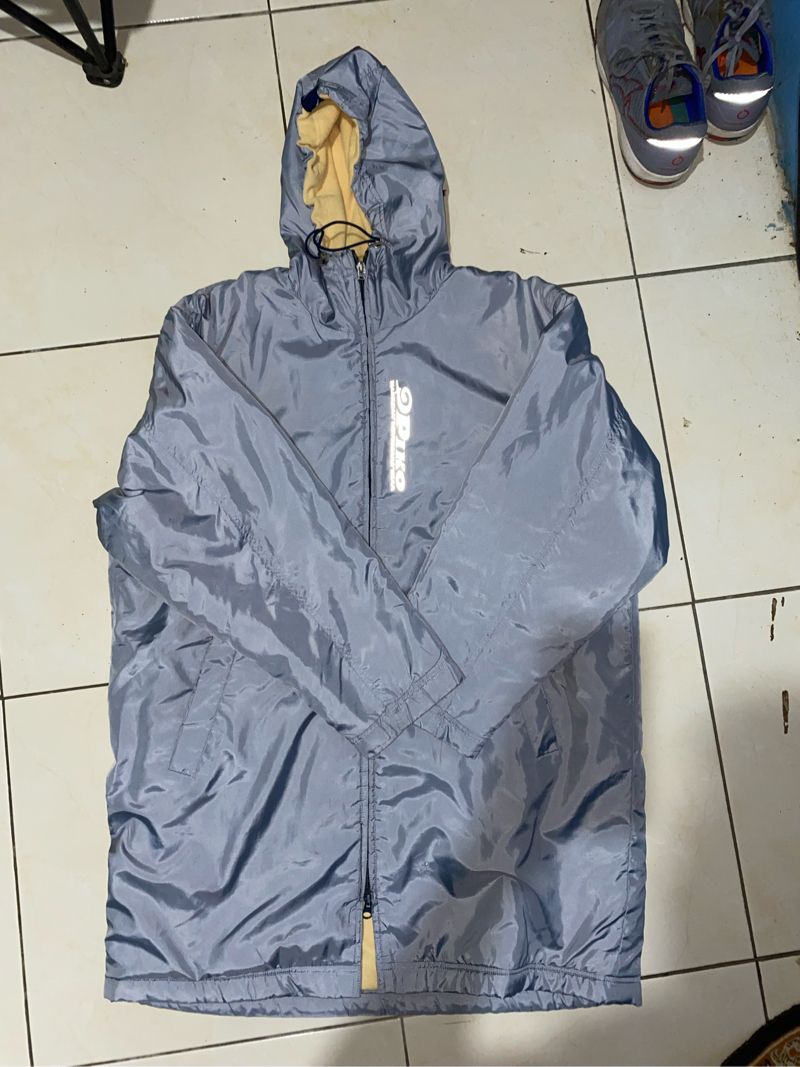 Piko Sports Streetwear Windbreaker Pria gray - Preloved