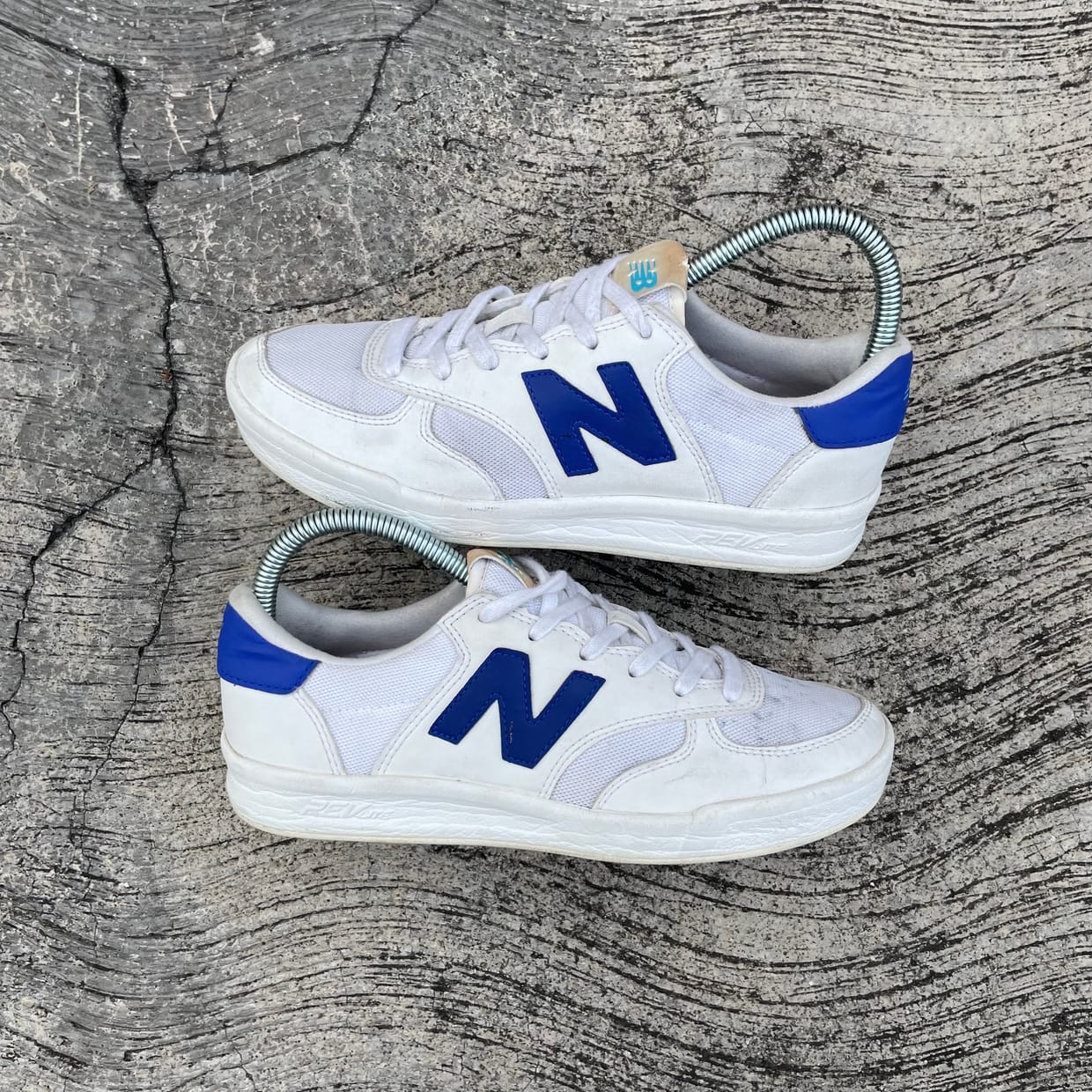 New Balance Gorpcore Casual Sneakers Wanita white blue - Preloved