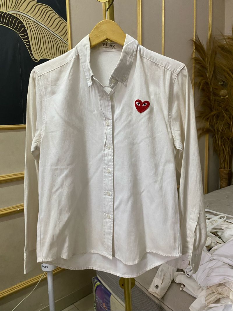 Play cdg kemeja putih - Preloved