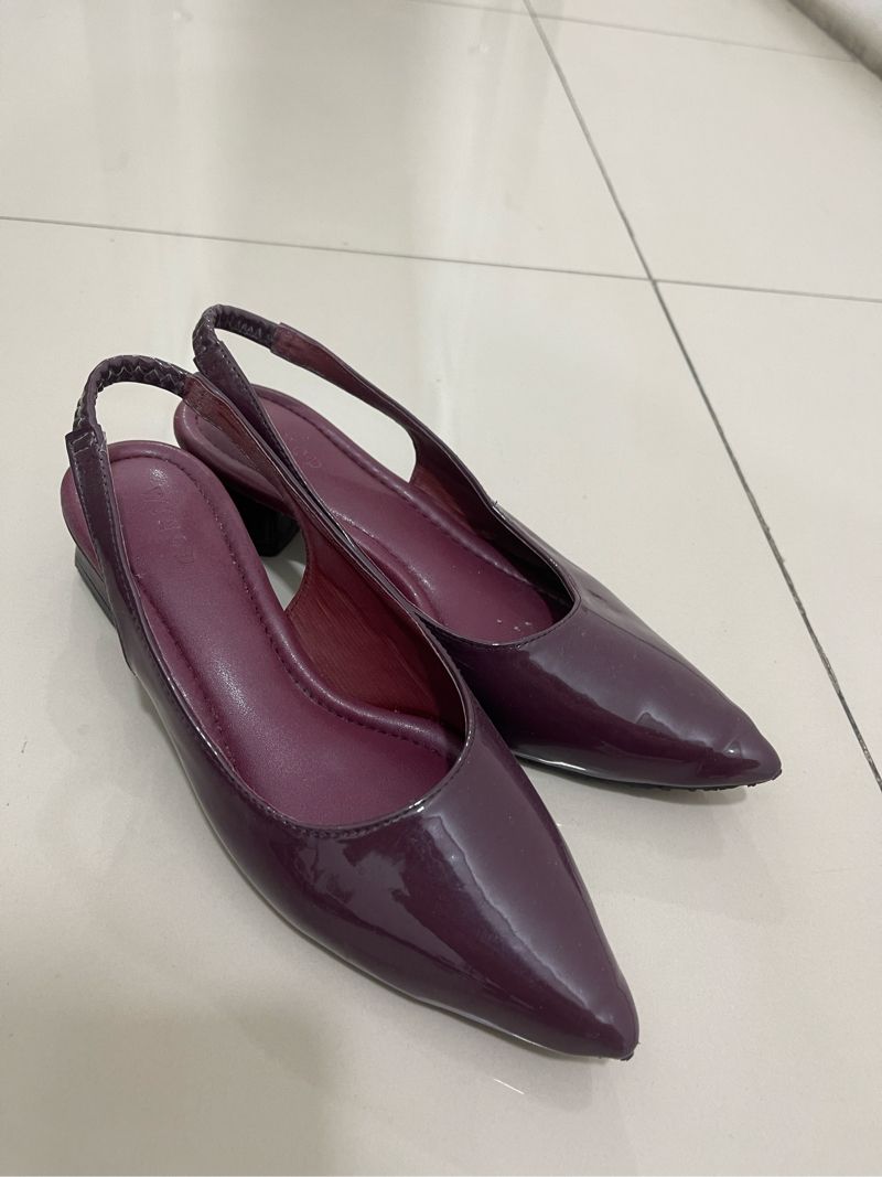 Heels maroon 3cm ukuran 39 - Preloved