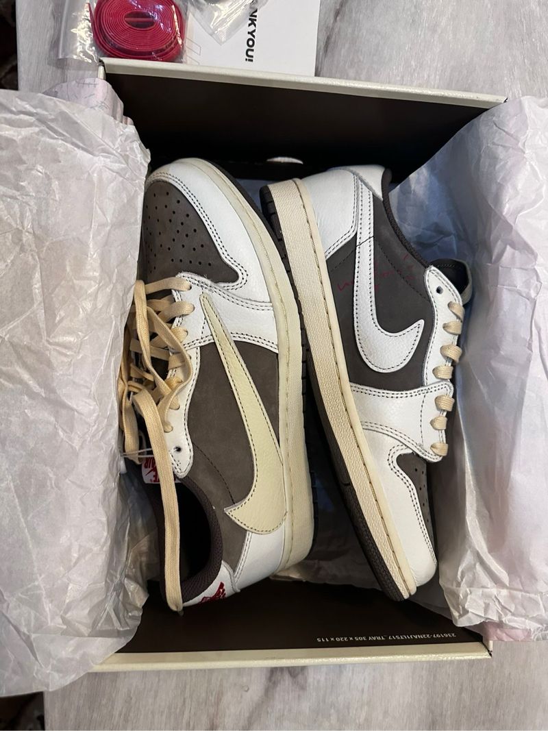 Nike air jorda low x travis scott reverse mocha Unisex - Preloved
