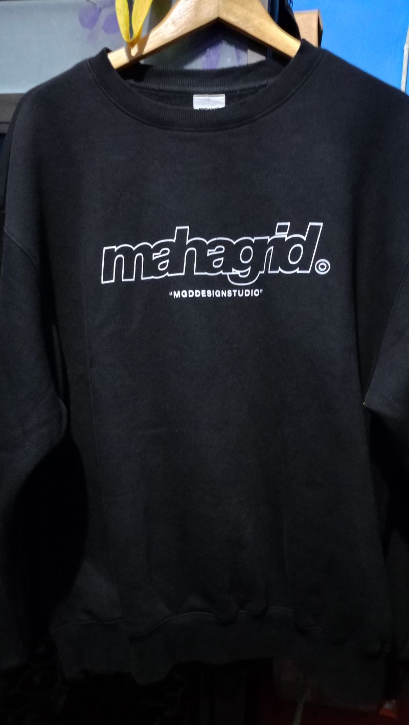 Crewneck Viva studio dan mahagrid - Preloved
