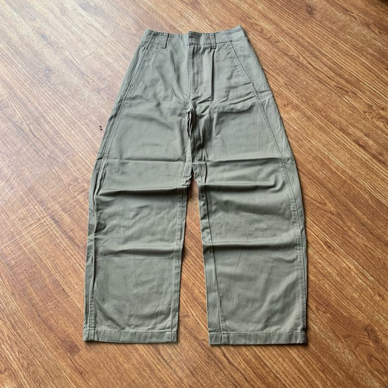 Uniqlo u baggy wide pants bahan katun tebal - Preloved