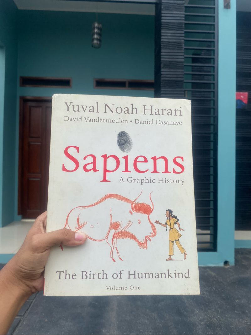 Sapiens: A Graphic History Vol. 1 - Yuval Noah Harari - Preloved