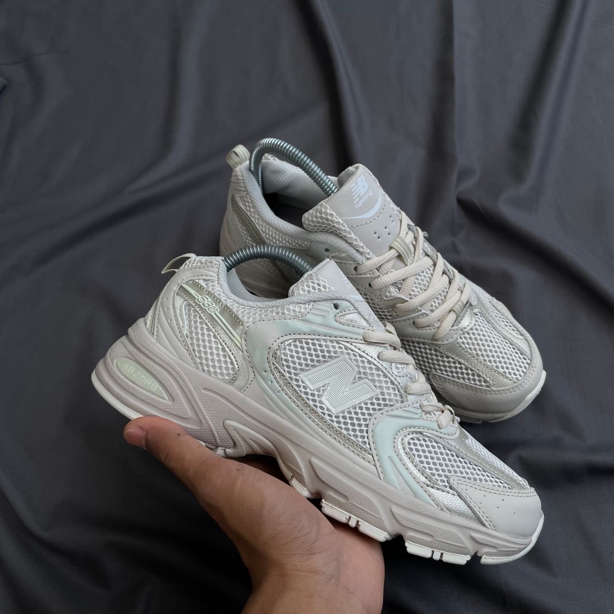 New Balance Gorpcore Casual Sneakers Wanita tan cream - Preloved