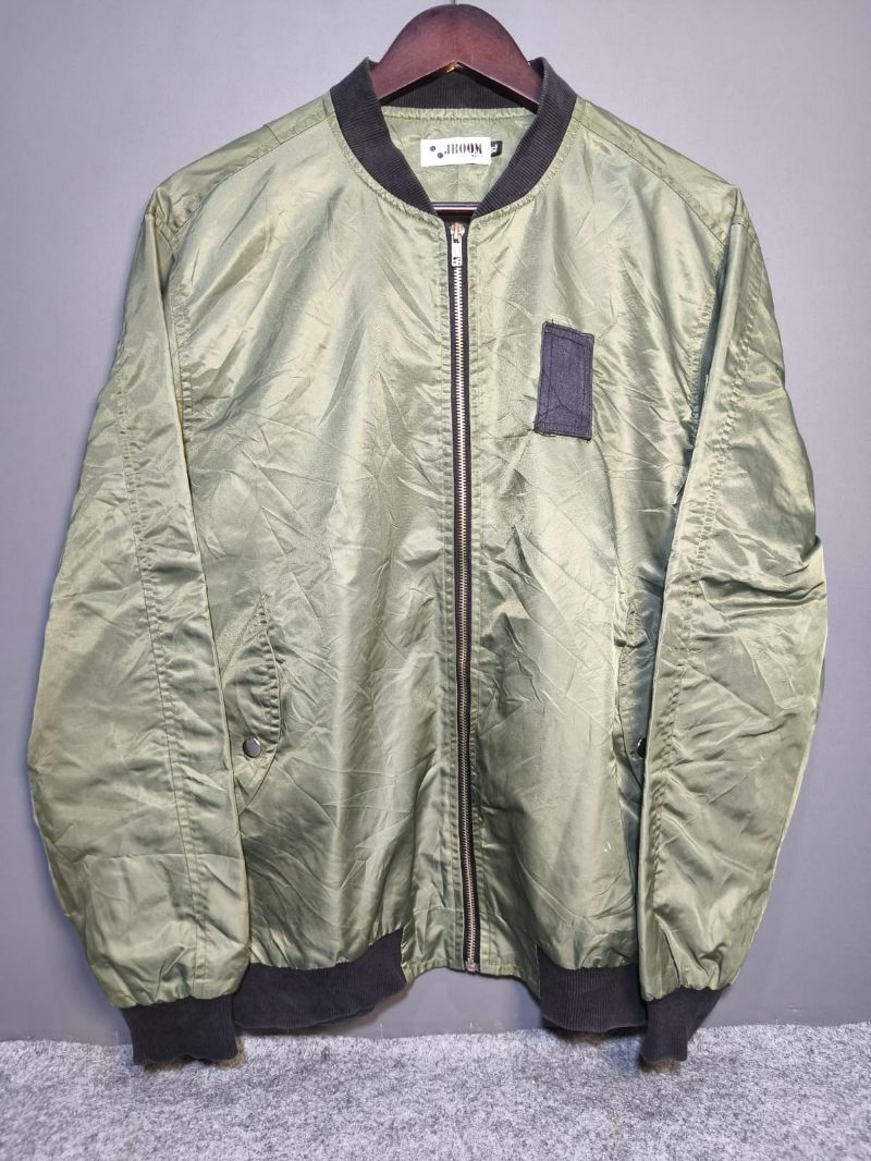 Jaket Bomber Pria JBOOM Hijau Army Ukuran XL Bahan Parasut - Preloved