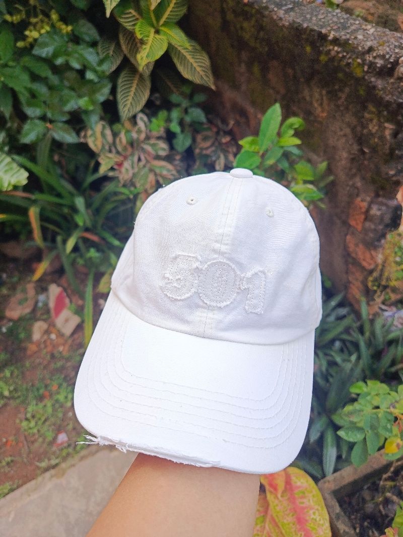 Levis Topi levi's 501 ripped rawis sobek vintage caps - Preloved