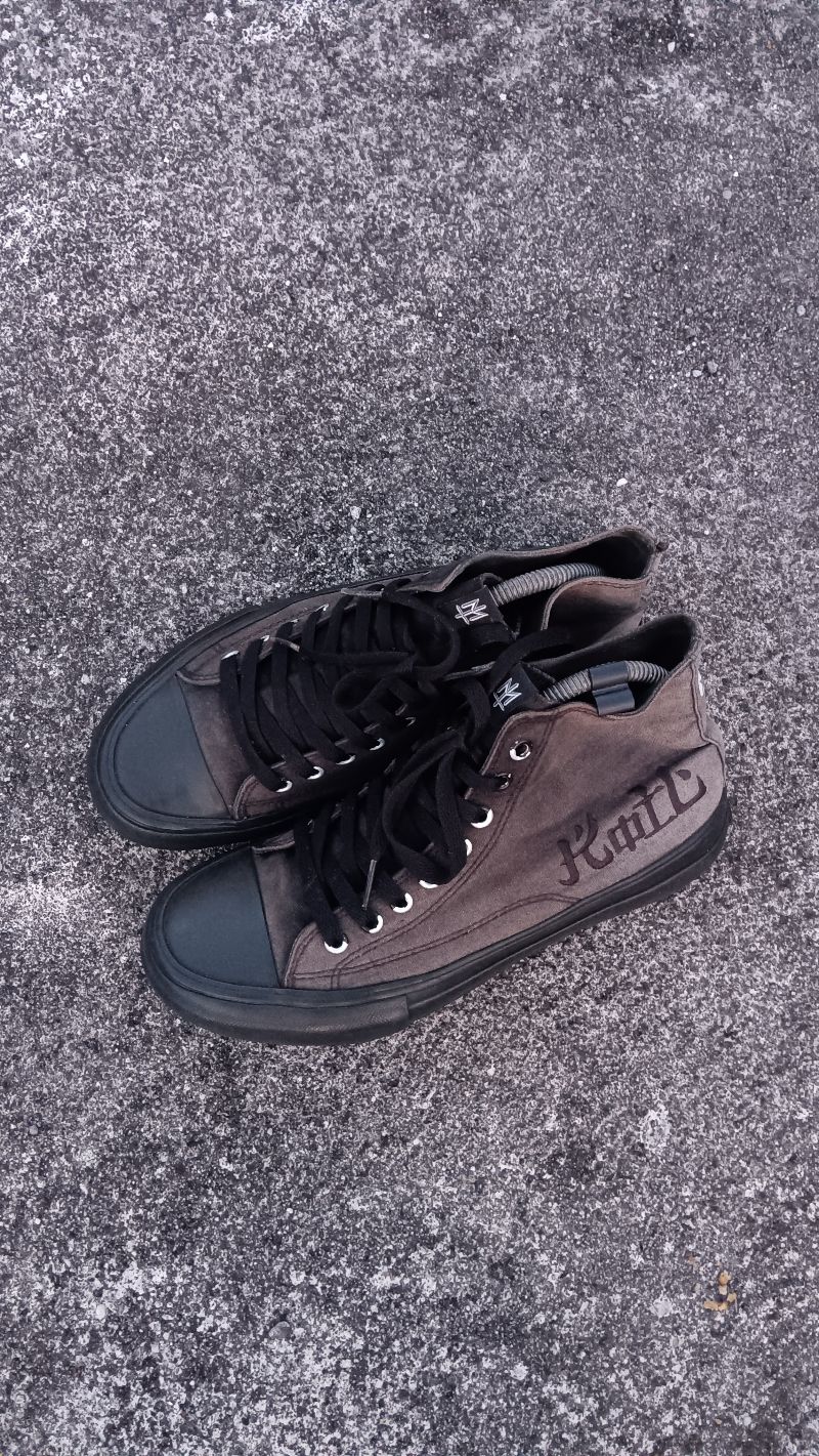 SEPATU MATERNAL X KOIL - Preloved