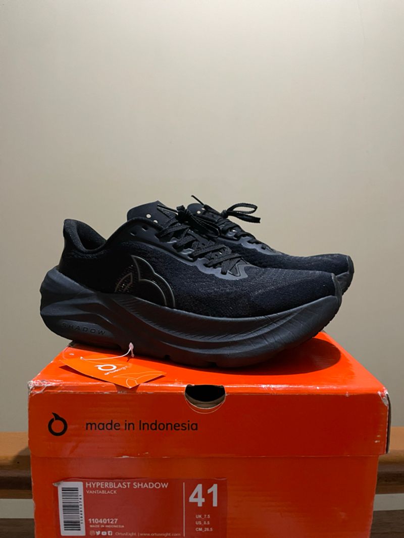 Sepatu Rumning Ortuseight Hyperblast Shadow Vantablack (41) - Preloved