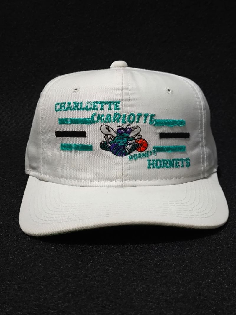 Topi Vintage Charlotte Hornets Script Logo - By Youngan - Preloved