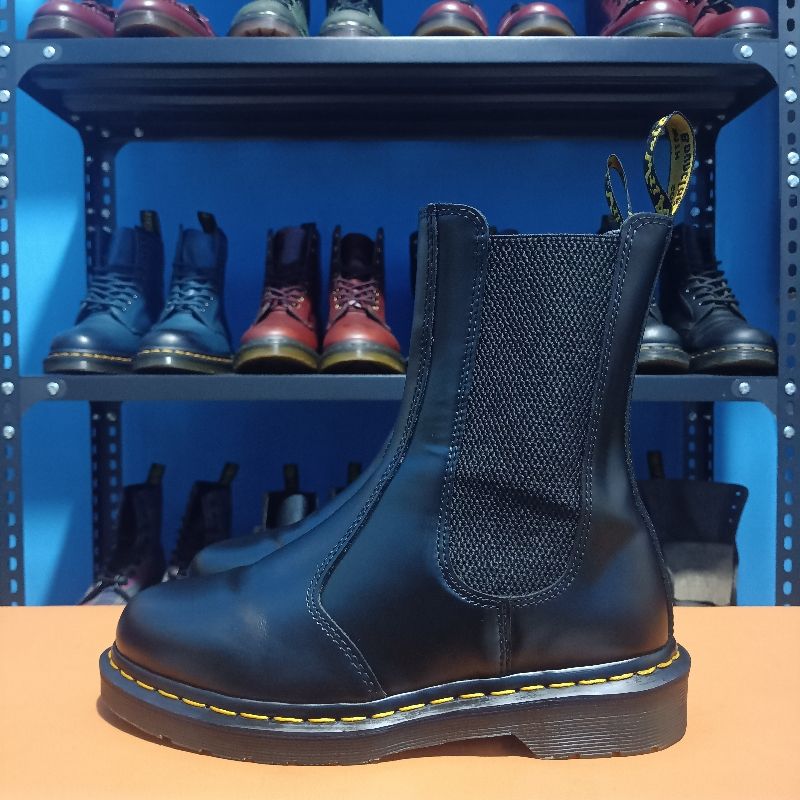 Dr Martens 2976 Hi Black Smooth Chelsea Boots Size 41 - Preloved