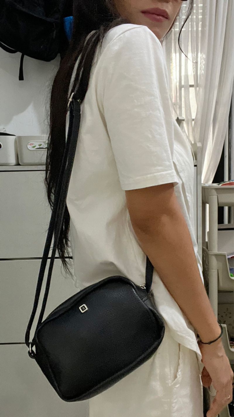 hnm mini sling bag - Preloved