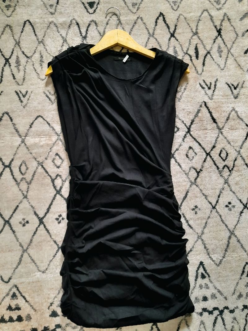 Dress Press Body Bahan Tebal Barang Baru No Minus - Preloved