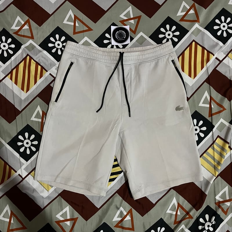 Lacoste Luxury Casual Short Pria cream - Preloved